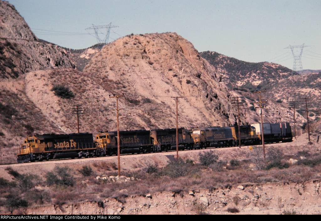 ATSF SD45-2 5702